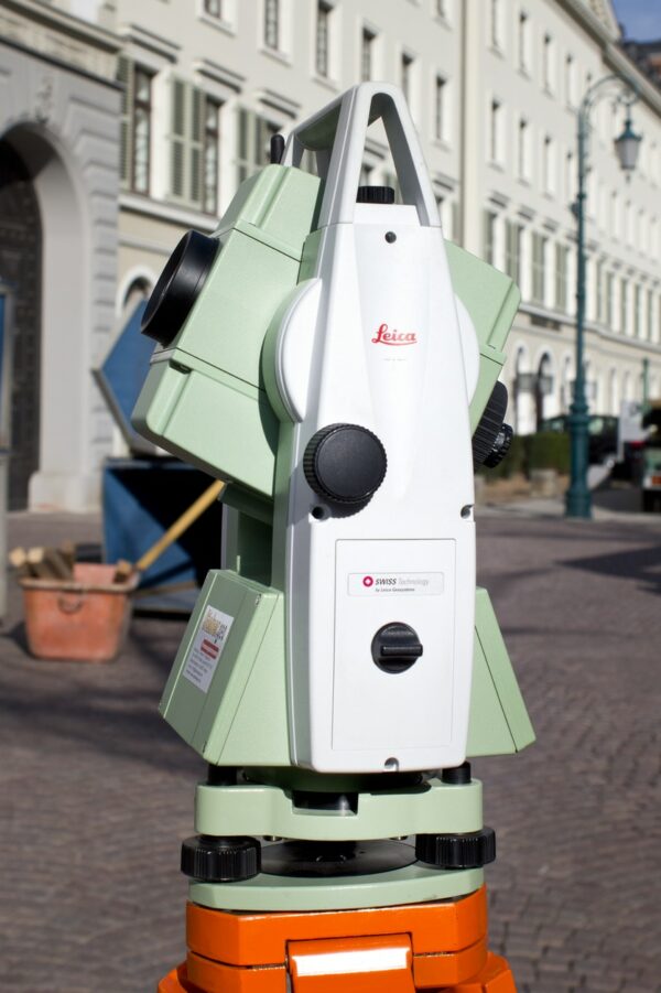The Benefits of a GeoMax Total Station - Bench Mark USA