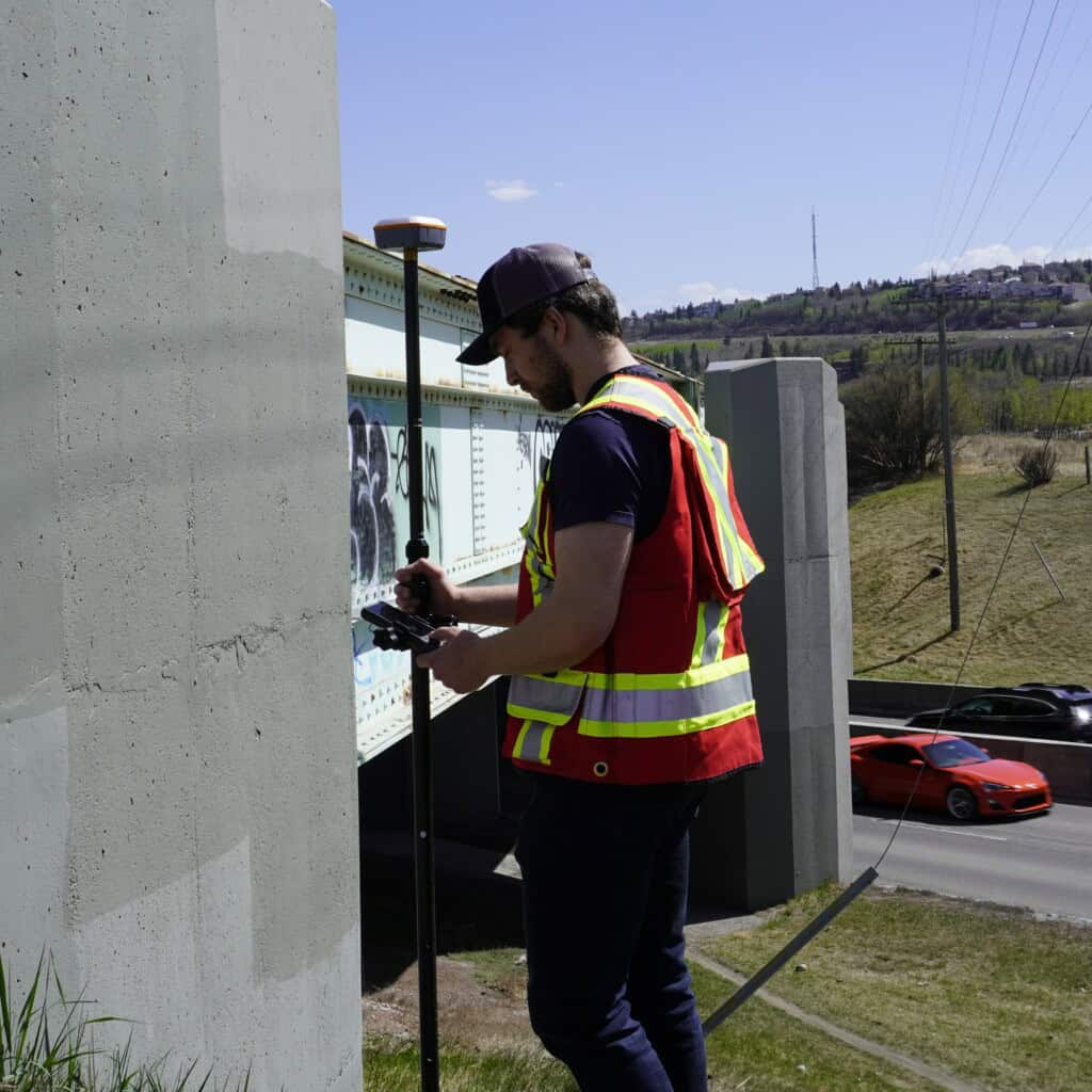 Juniper Geode GNS3 Sub-Meter GIS Receiver - Bench Mark USA